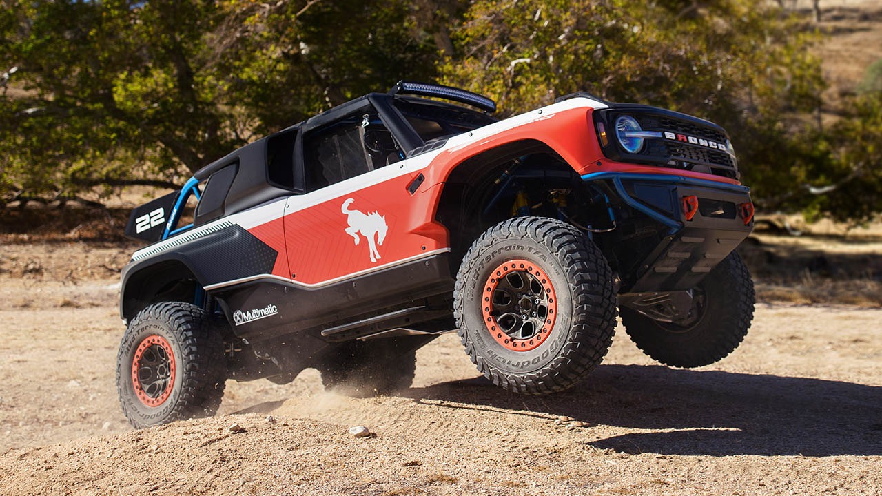 Ford prezentuje limitowaną, ponad 400-konną edycję modelu Bronco DESERT ...